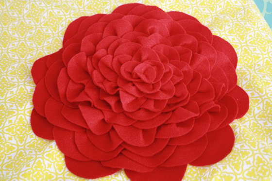 DIY FLOWER PILLOW CRAFT TUTORIAL - K4 Craft Community