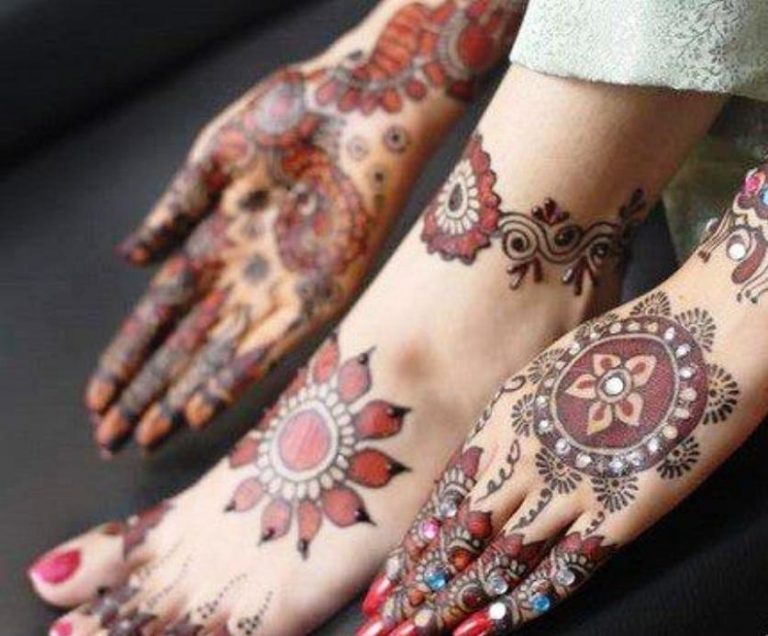 27 Beautiful Arabic Mehndi Designs: Full Hands and Feet - K4 Craft